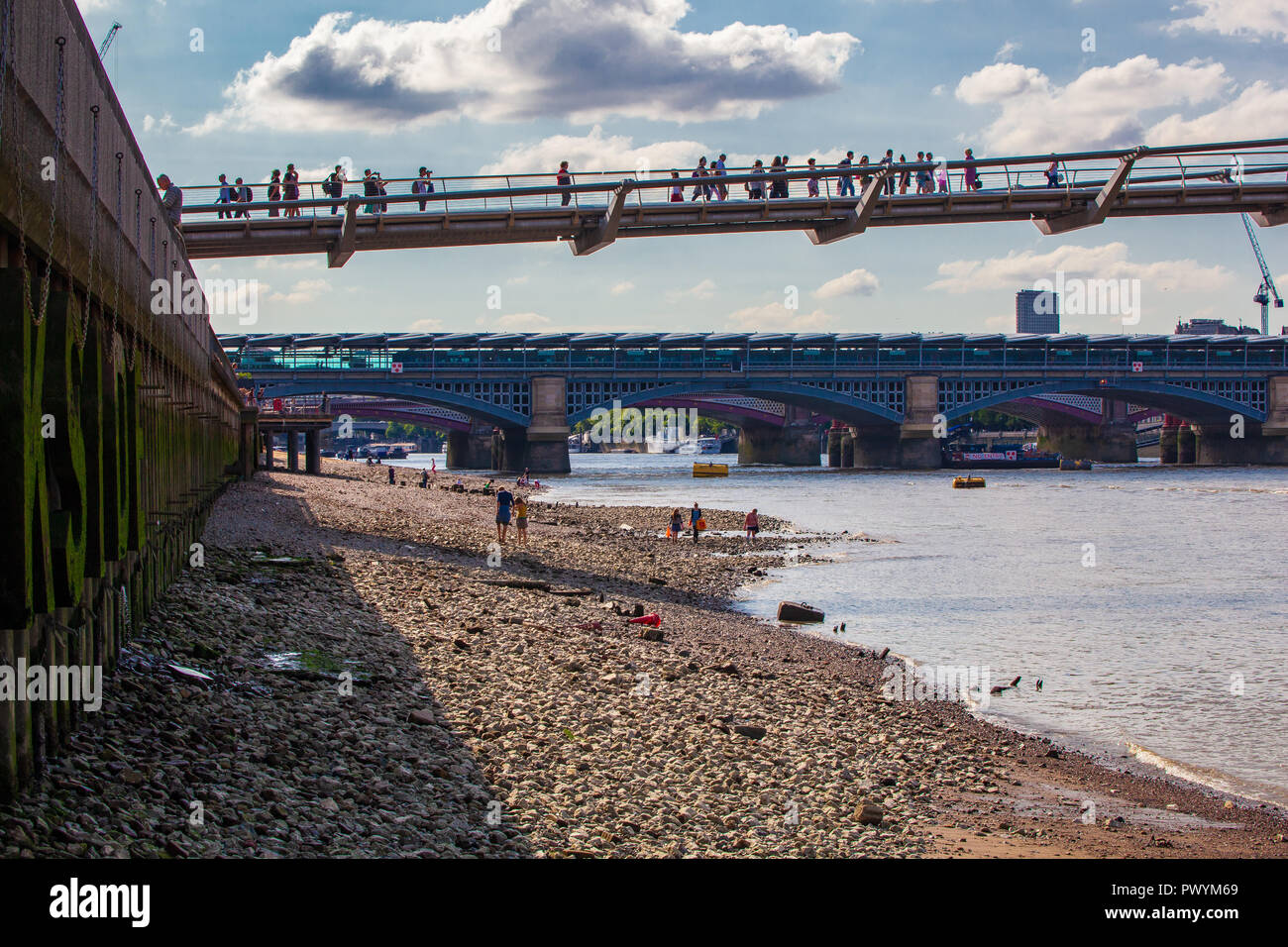 London skyline river low hi-res stock photography and images - Alamy