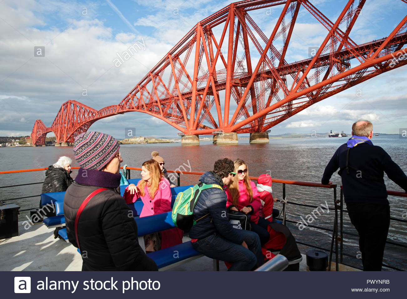 Edinburgh three bridges boat hi-res stock photography and images - Alamy