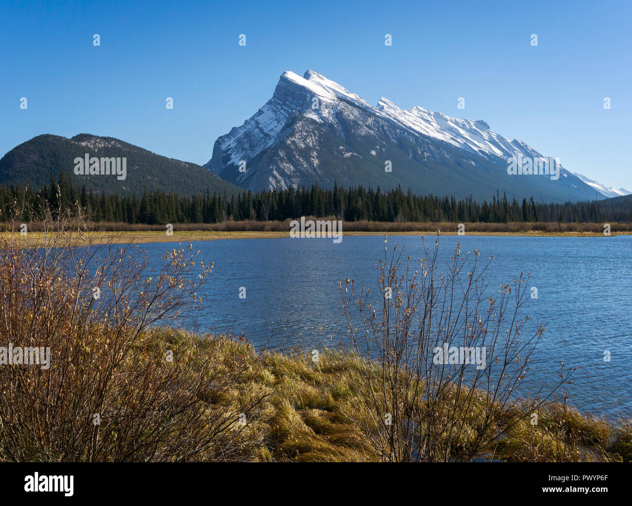 Rundle mountain hi-res stock photography and images - Alamy