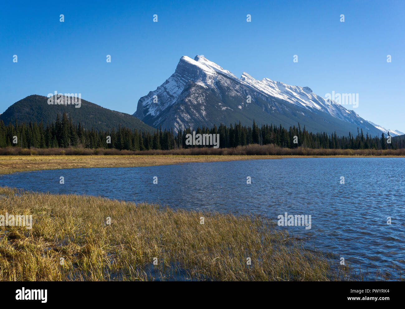 Rundle mountain hi-res stock photography and images - Alamy