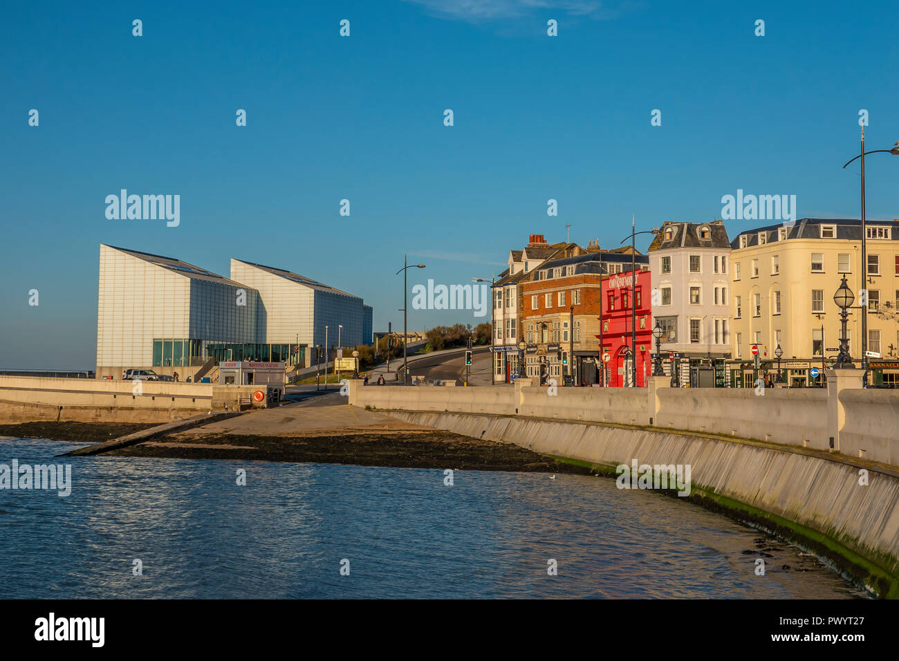 Margate seafront hi-res stock photography and images - Alamy