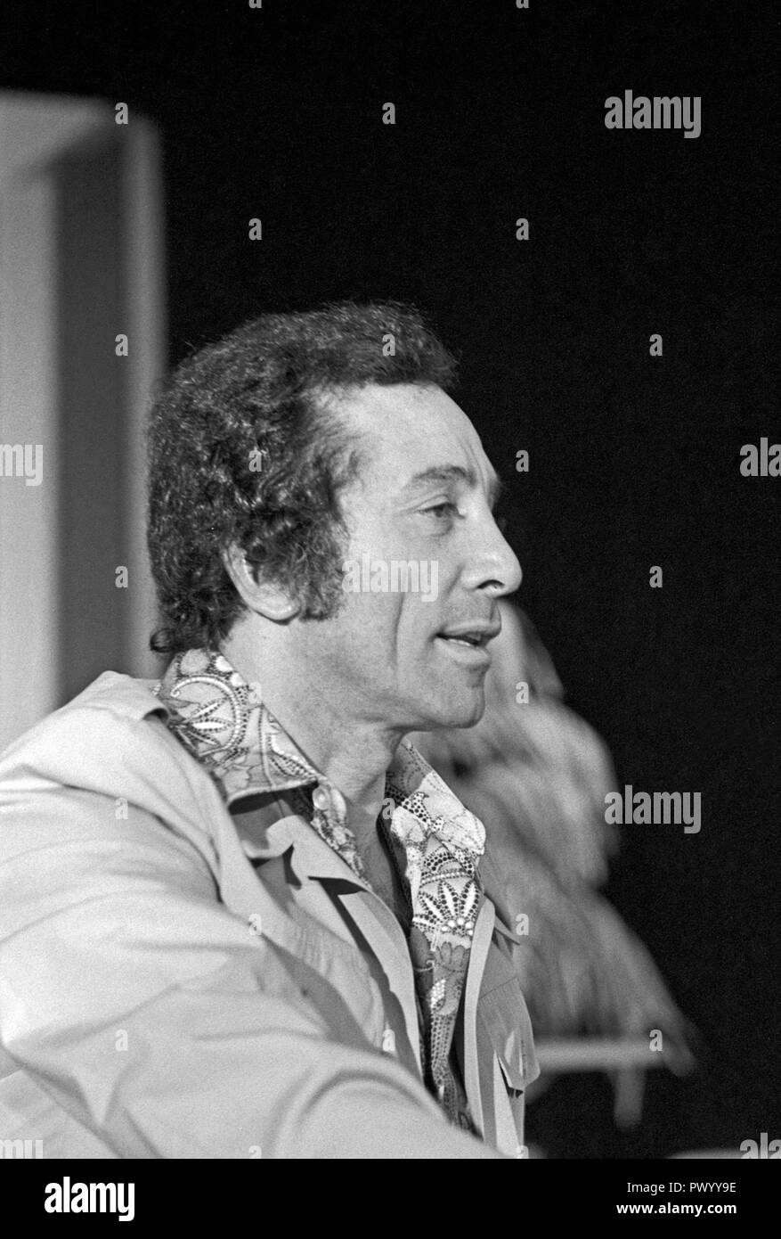 Der amerikanische Sänger Al Martino bei einem Fernsehauftritt in ...