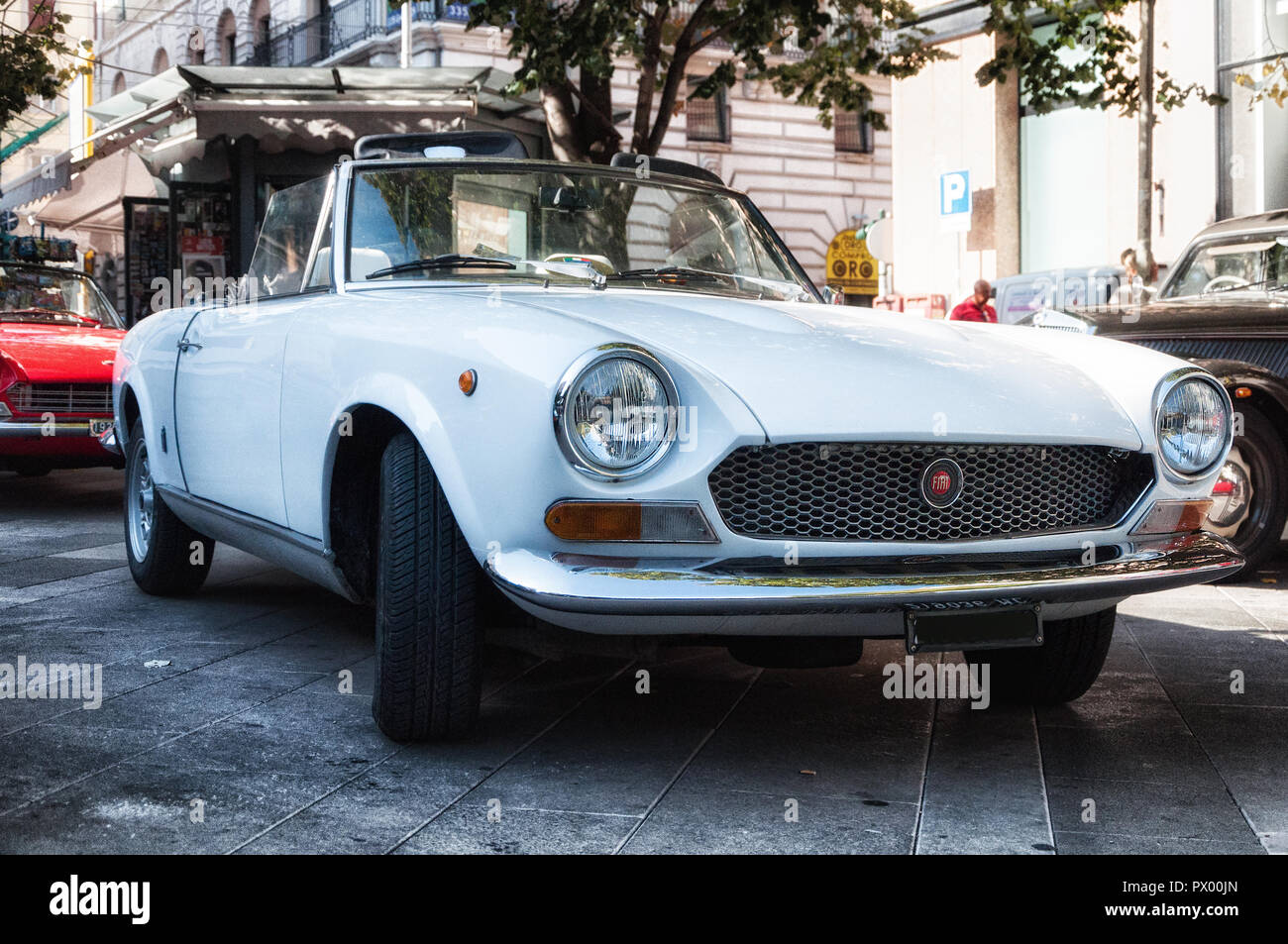 Fiat spider 124 vintage car hi-res stock photography and images - Alamy