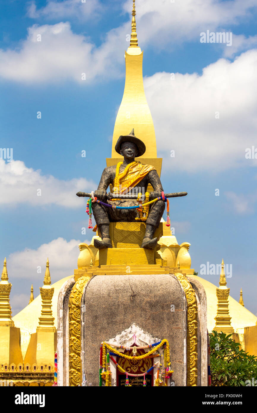 Old king of laos statue hi-res stock photography and images - Alamy