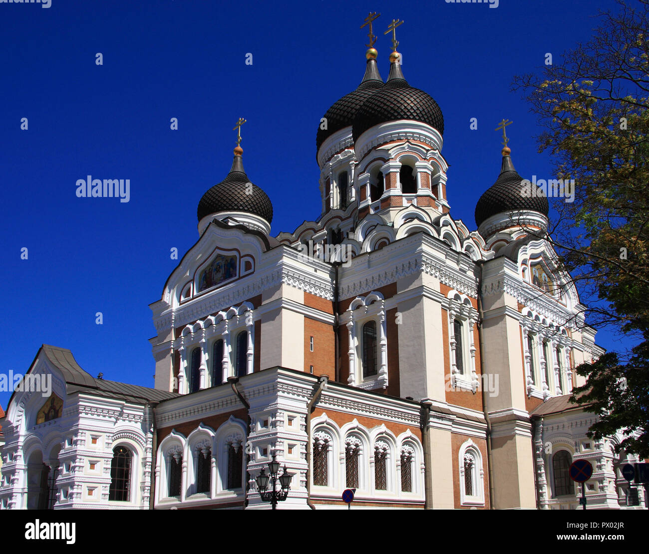 Medieval russian architecture hi-res stock photography and images - Alamy