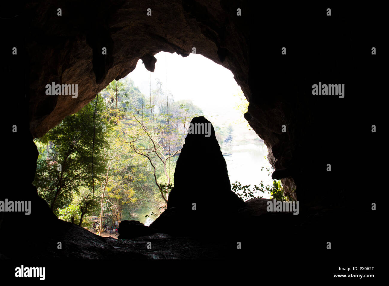 Sadan cave buddhism hi-res stock photography and images - Alamy