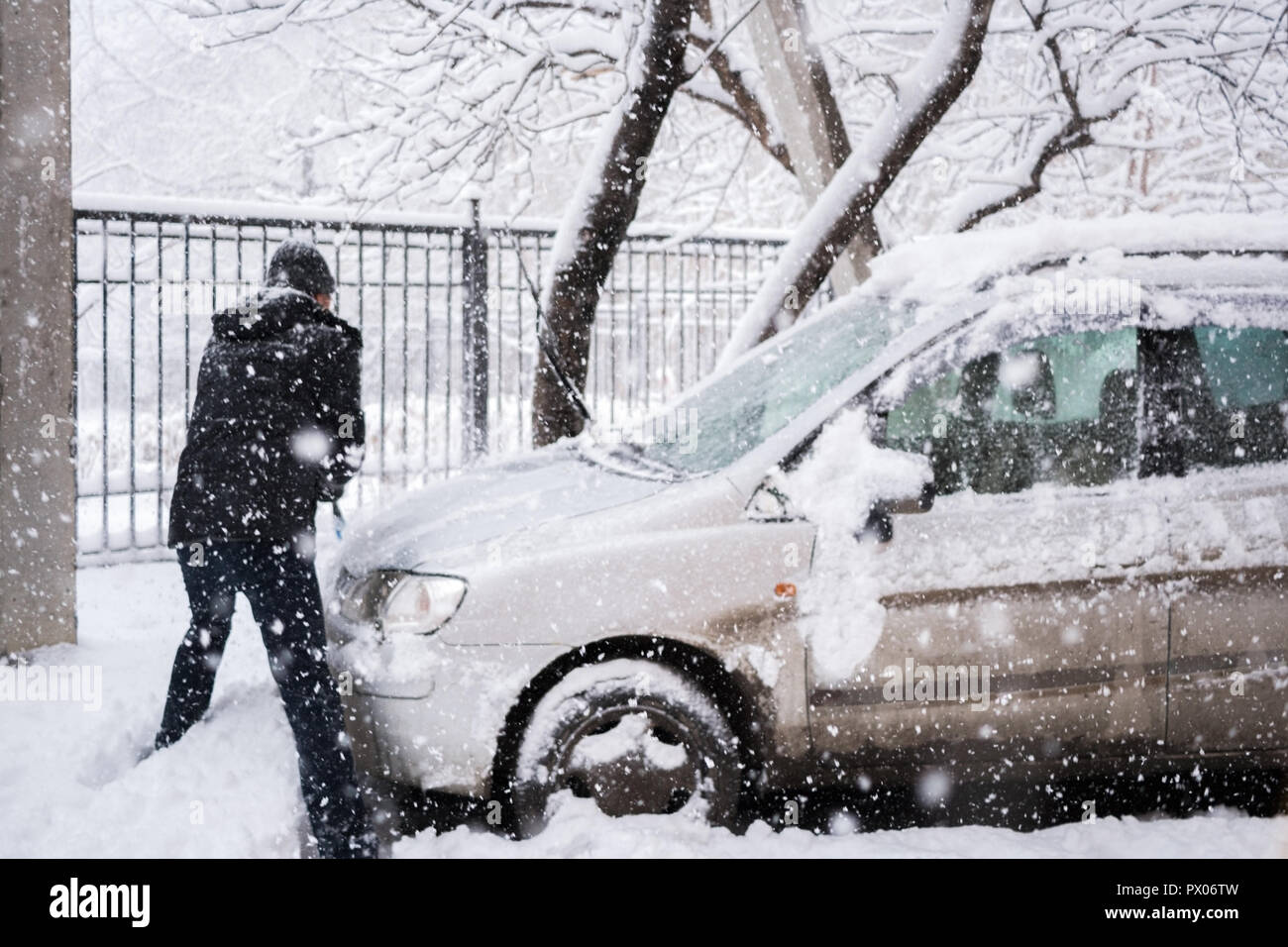 Heavy winter clothes hi-res stock photography and images - Alamy