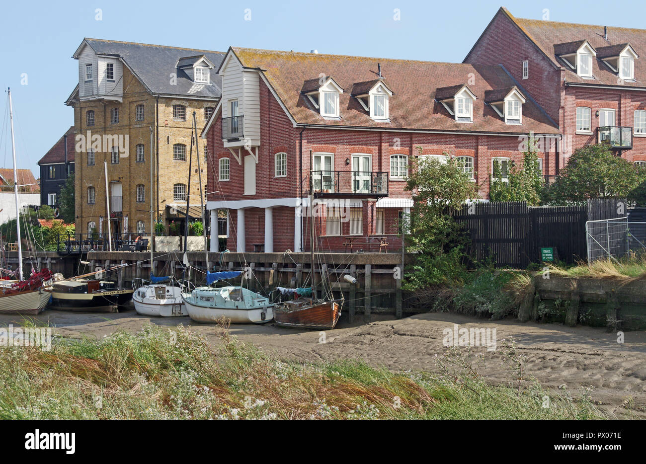 Faversham Creek & Apartments Kent Stock Photo - Alamy