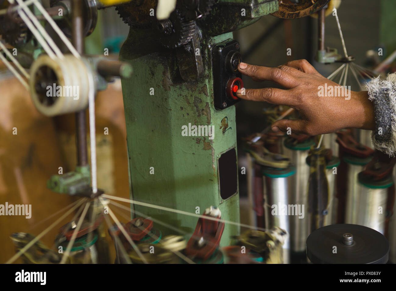 Loom machine hi-res stock photography and images - Alamy