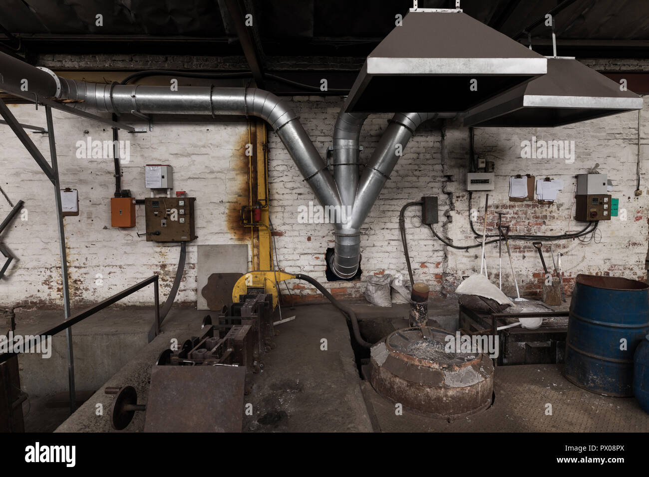 Workshop forge hi-res stock photography and images - Alamy