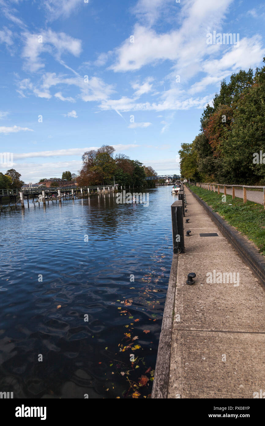 Lock pathway hi-res stock photography and images - Alamy