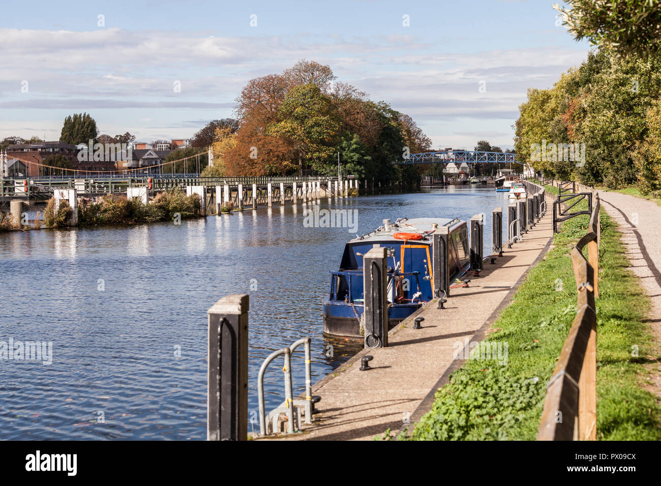 Lock pathway hi-res stock photography and images - Alamy