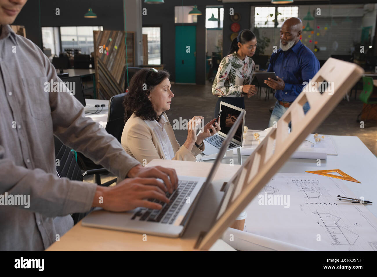 Native american woman working hi-res stock photography and images - Alamy