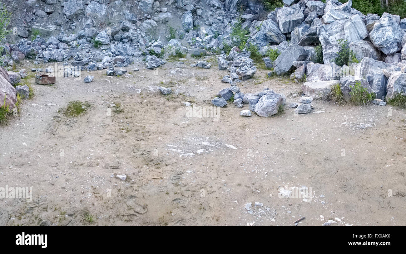 Huge blocks of marble hi-res stock photography and images - Alamy