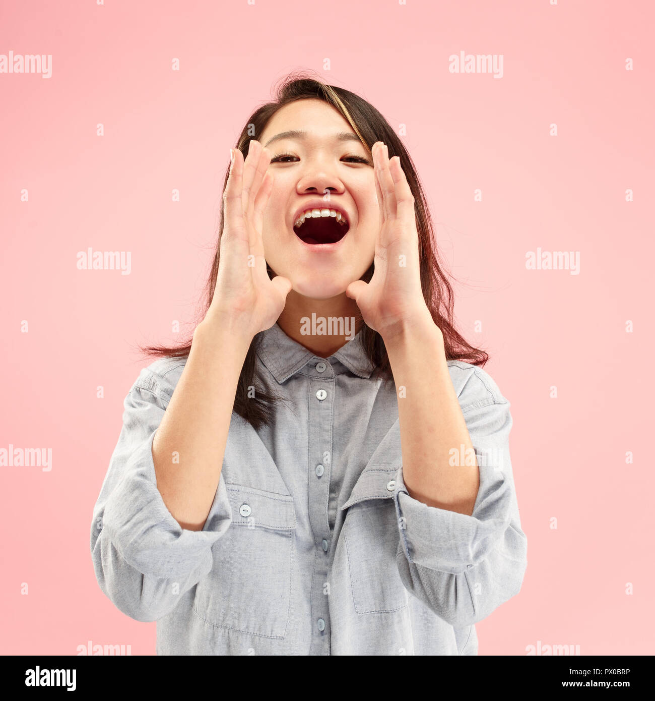 Do not miss. Young casual woman shouting. Shout. Crying emotional woman ...