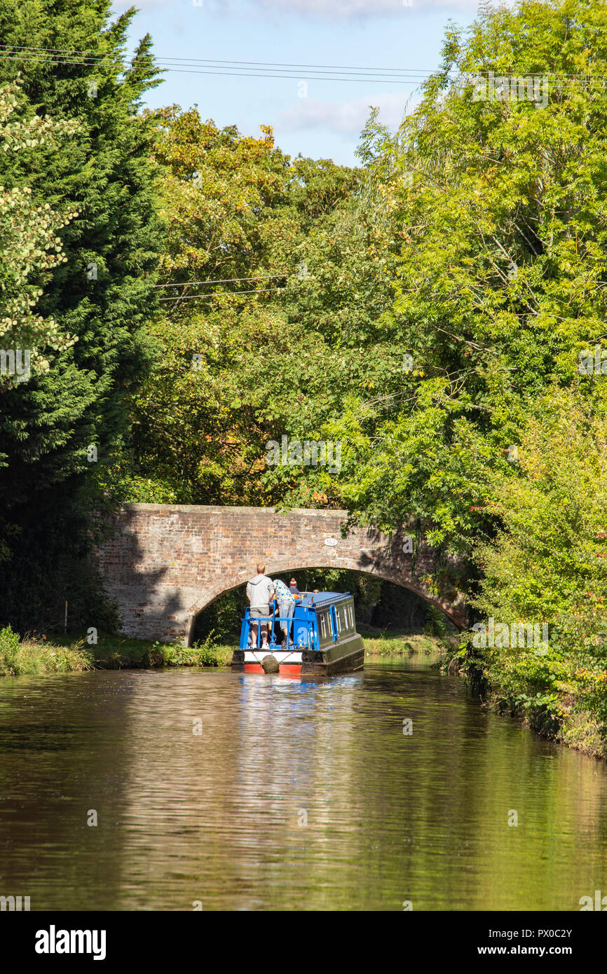 Narrowboat on river trent trent hi-res stock photography and images - Alamy