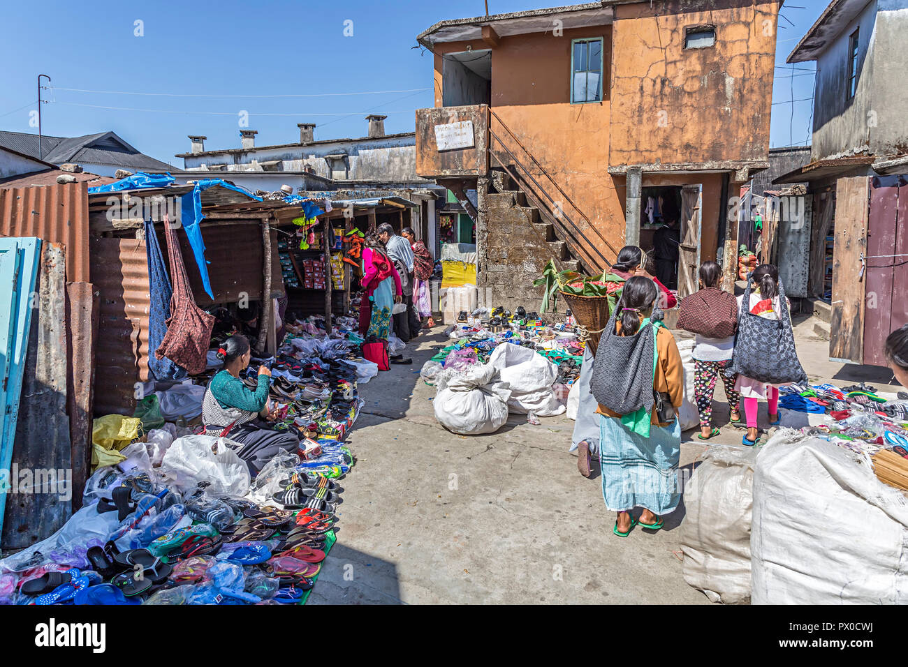 Market in alleyway, Mawsynram, Meghalaya, India Stock Photo - Alamy