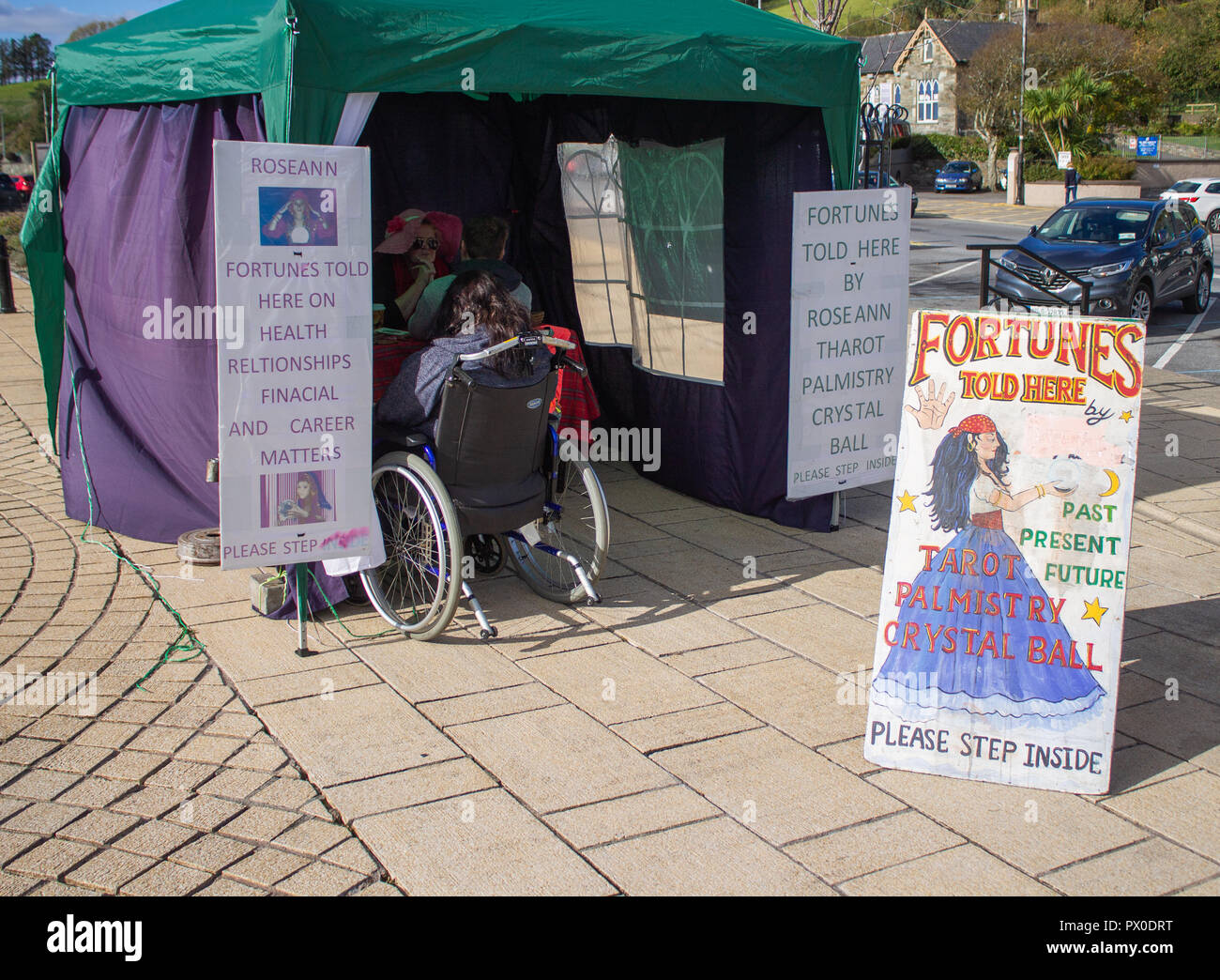 Palmistry hi-res stock photography and images - Alamy