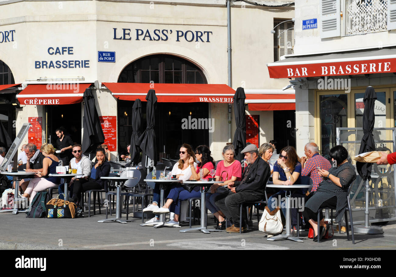 La rochelle cafe hi-res stock photography and images - Alamy