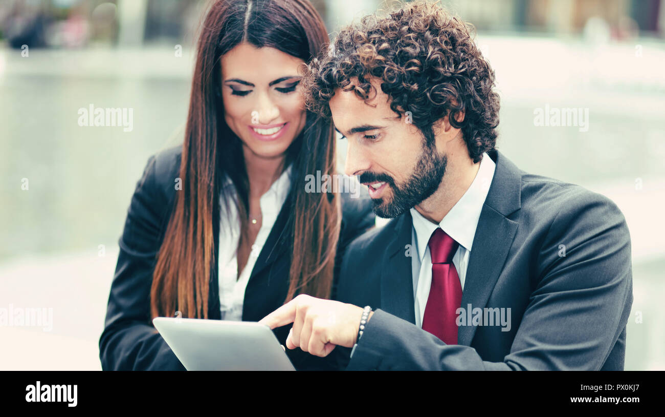 Two business people outdoor hi-res stock photography and images - Alamy