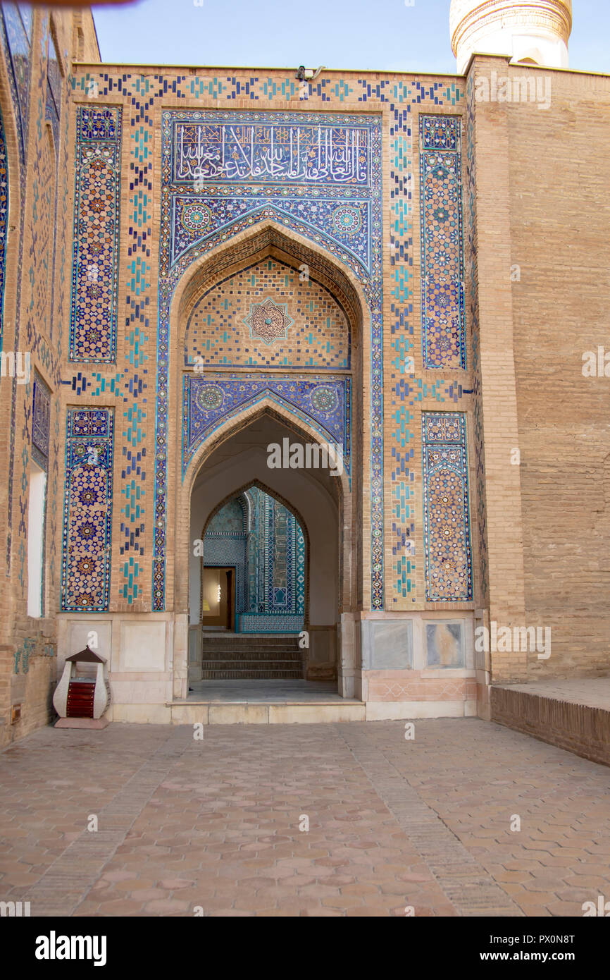 Ornate mosaic tiles on archways at the funerary complex Shah-i-Zinda ...