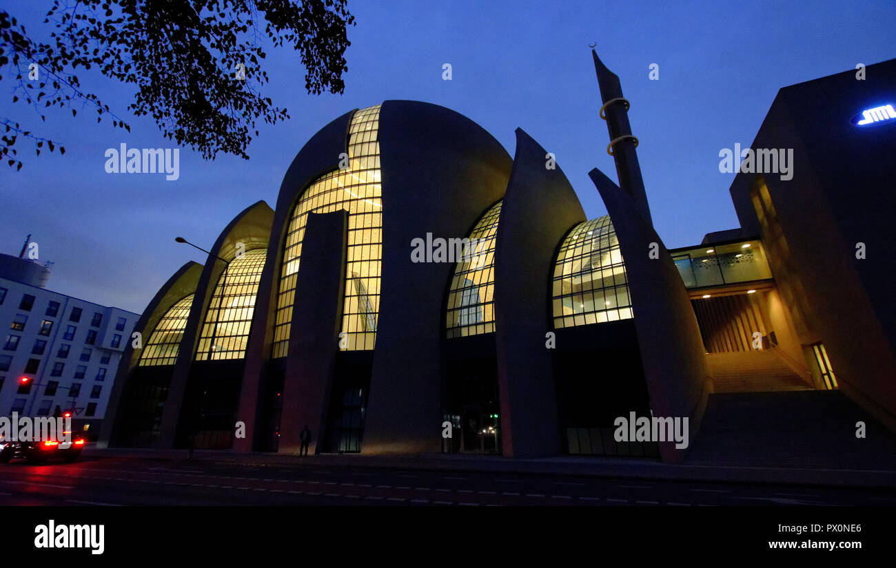 Central Mosque in Cologne Ehrenfeld illuminated Stock Photo - Alamy