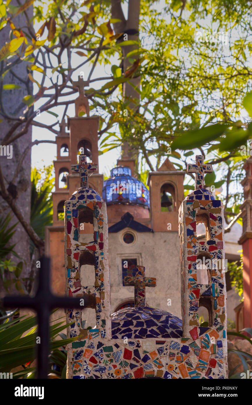 Mexico cemetery festival grave hi-res stock photography and images - Alamy