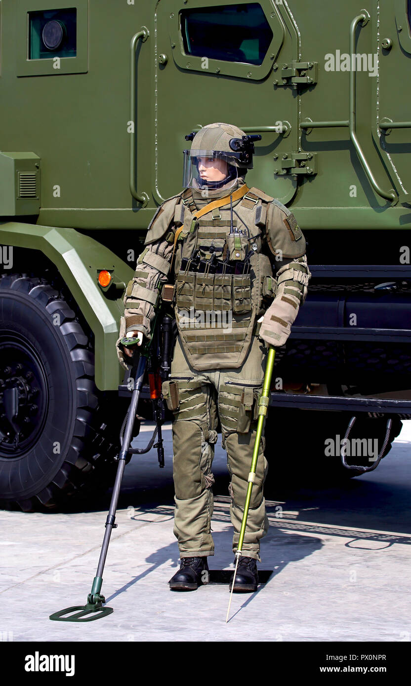 Mine detector hi-res stock photography and images - Alamy