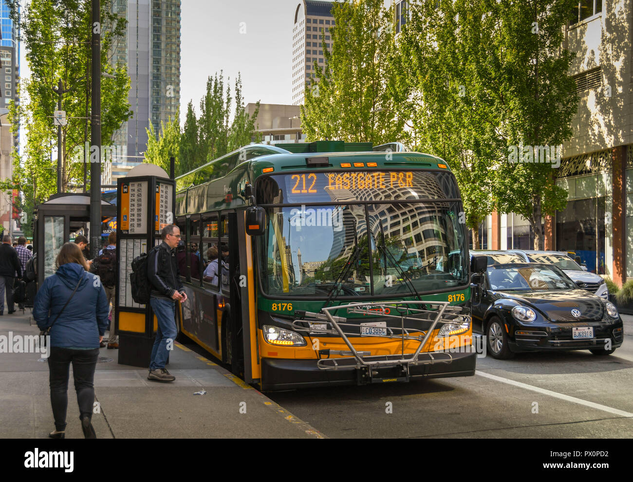 Catching a bus hi-res stock photography and images - Alamy
