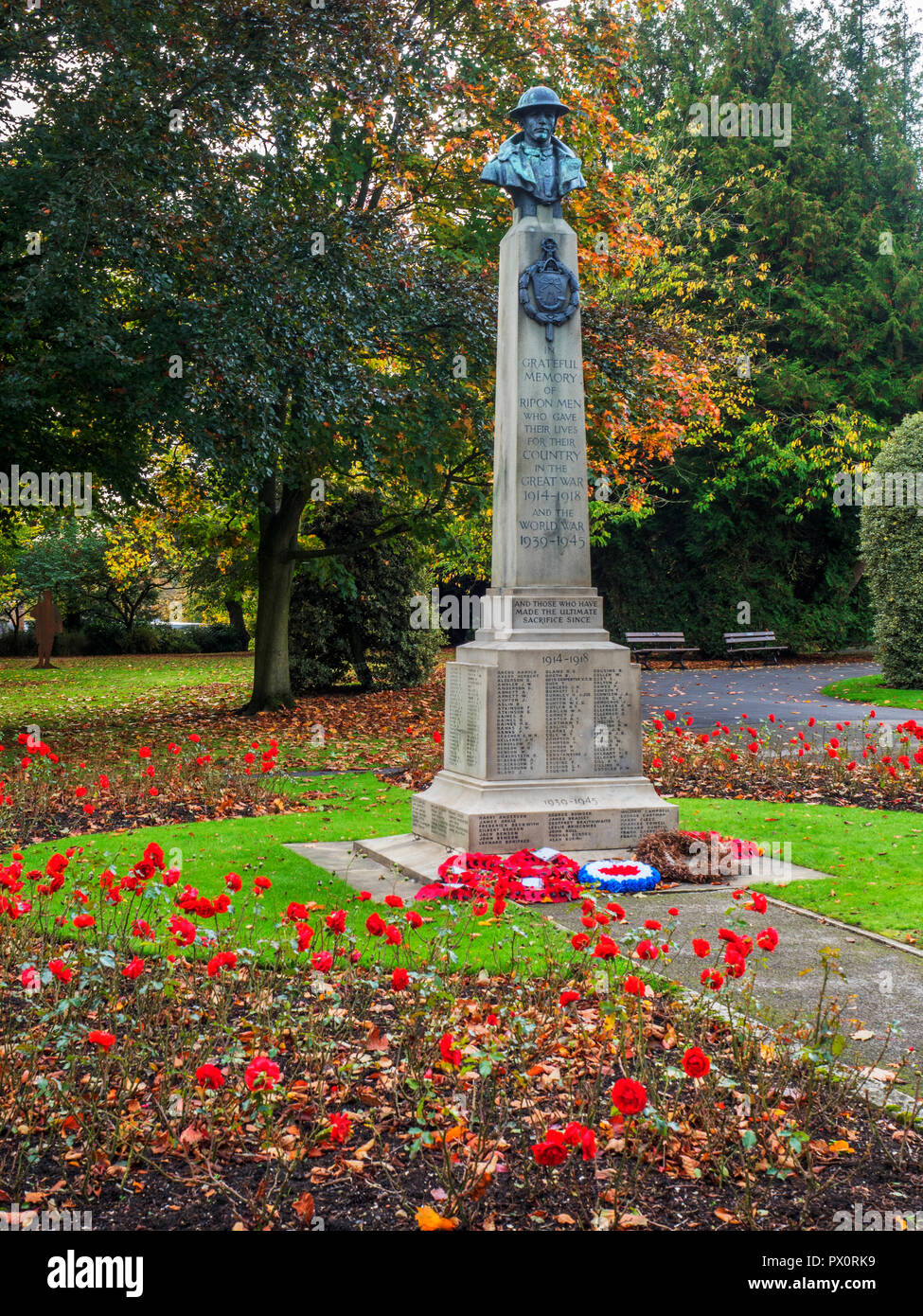 War memorial in public gardens hi-res stock photography and images - Alamy