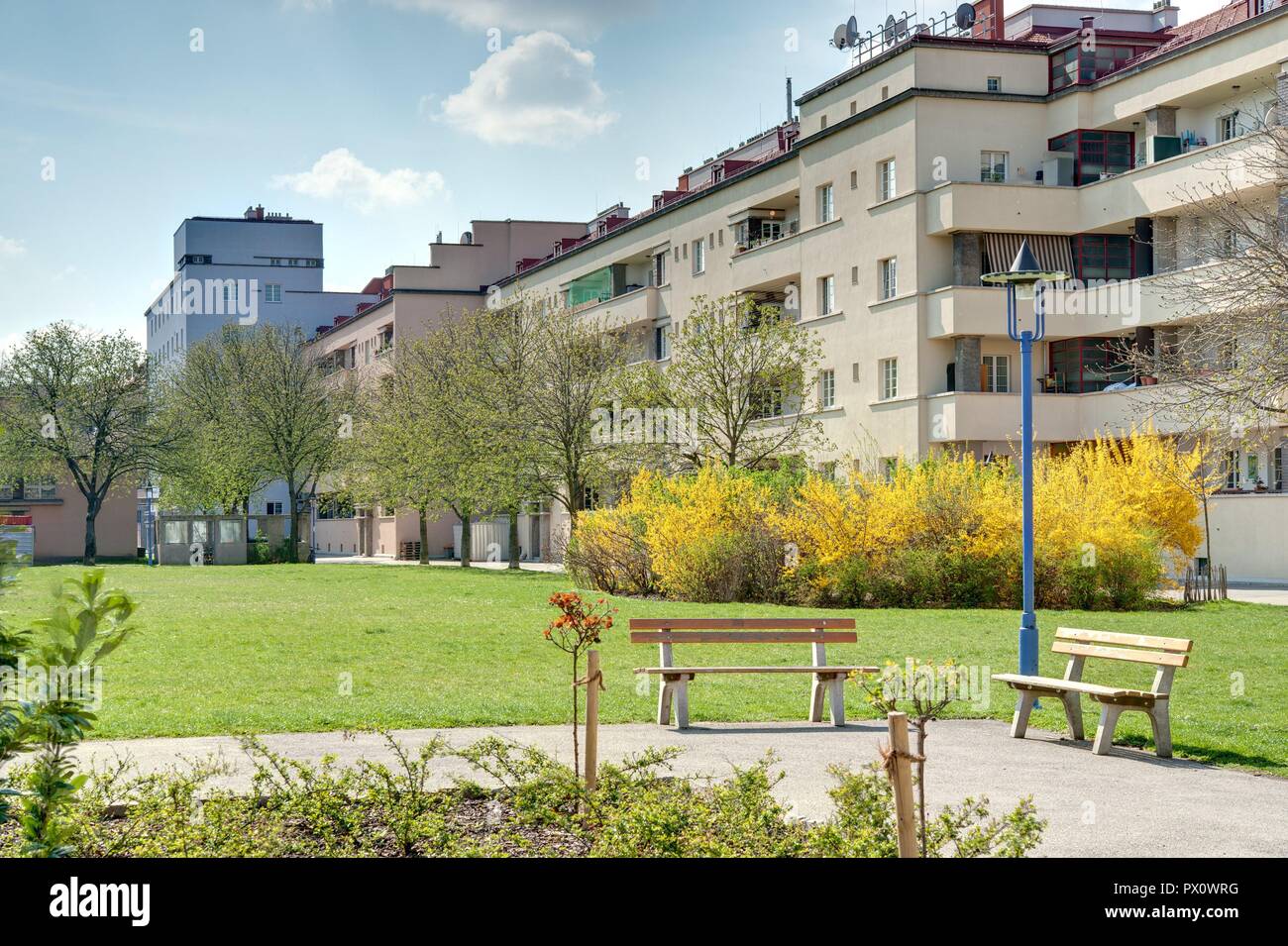 Wien, Gemeindebau des 'Roten Wien' - Vienna, Council Tenement Block ...