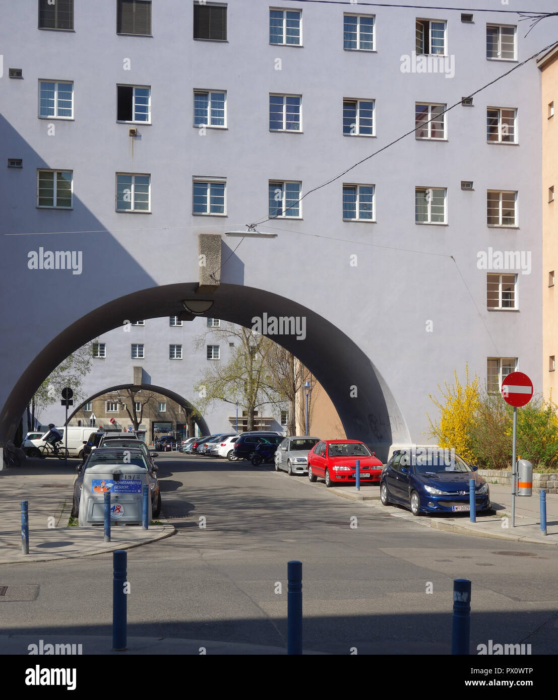 Karl marx building vienna hi-res stock photography and images - Alamy