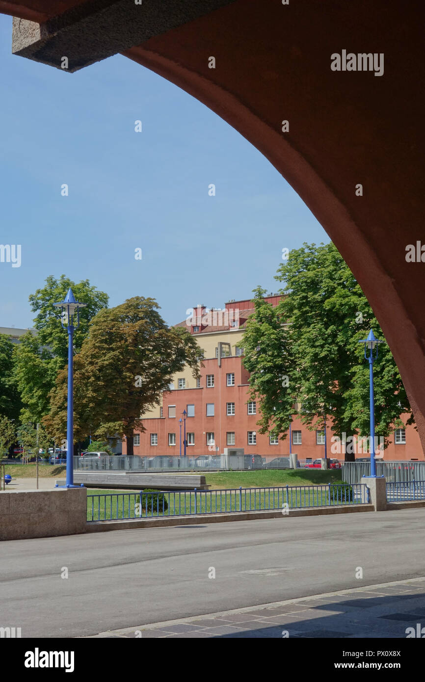 Wien, Gemeindebau des 'Roten Wien' - Vienna, Council Tenement Block ...