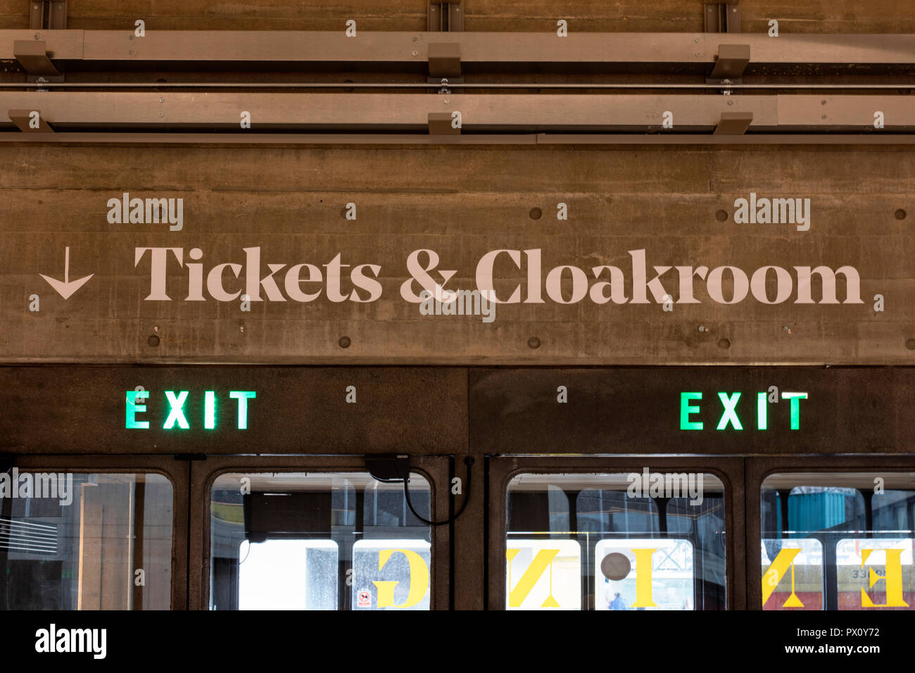 Queen elizabeth hall auditorium hi-res stock photography and images - Alamy