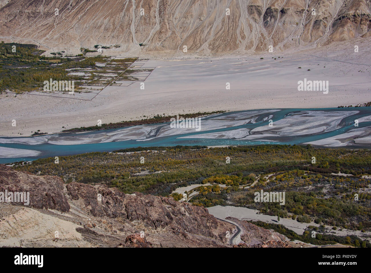 View of the beautiful Shyok River and Karakoram Range, Nubra Valley ...