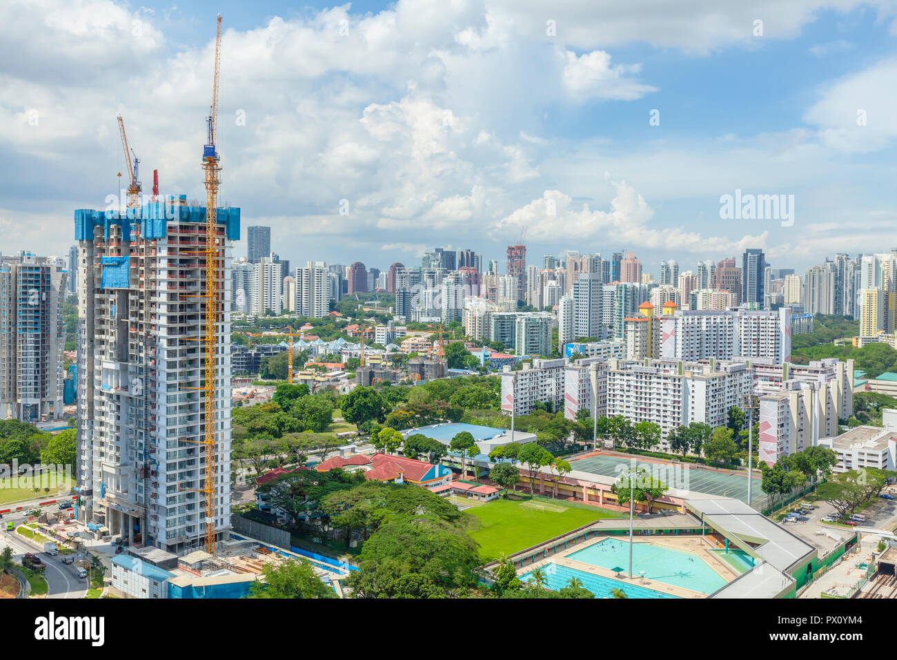 Singapore asia construction crane hi-res stock photography and images ...