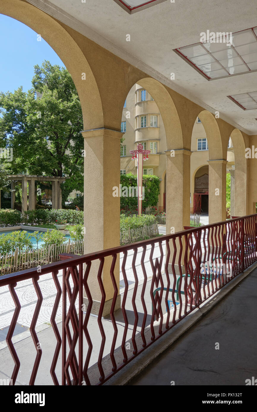 Reumannhof hi-res stock photography and images - Alamy