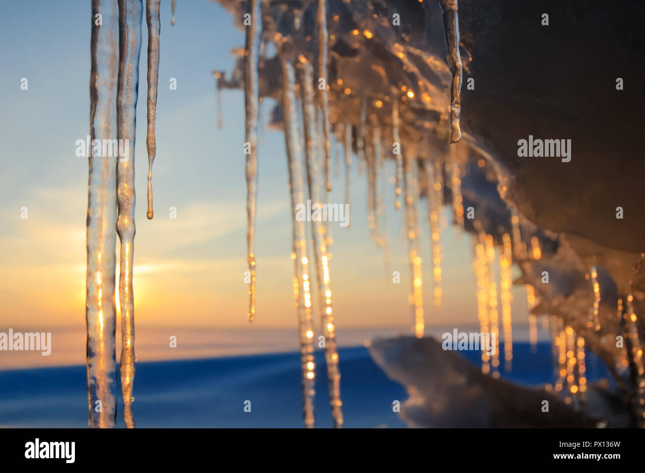 Icy setting hi-res stock photography and images - Alamy