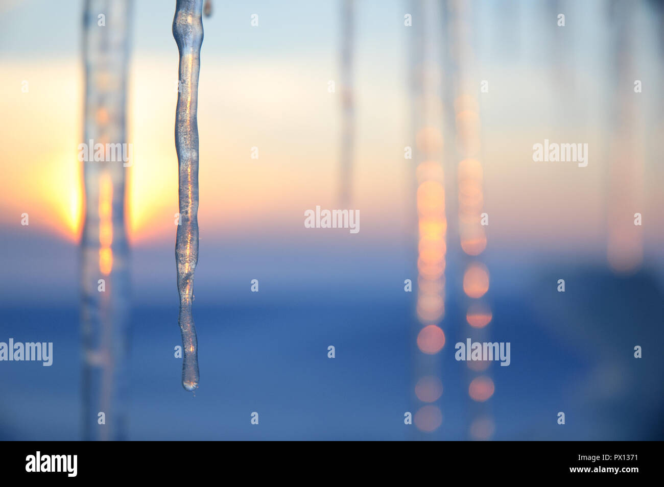 Icy setting hi-res stock photography and images - Alamy
