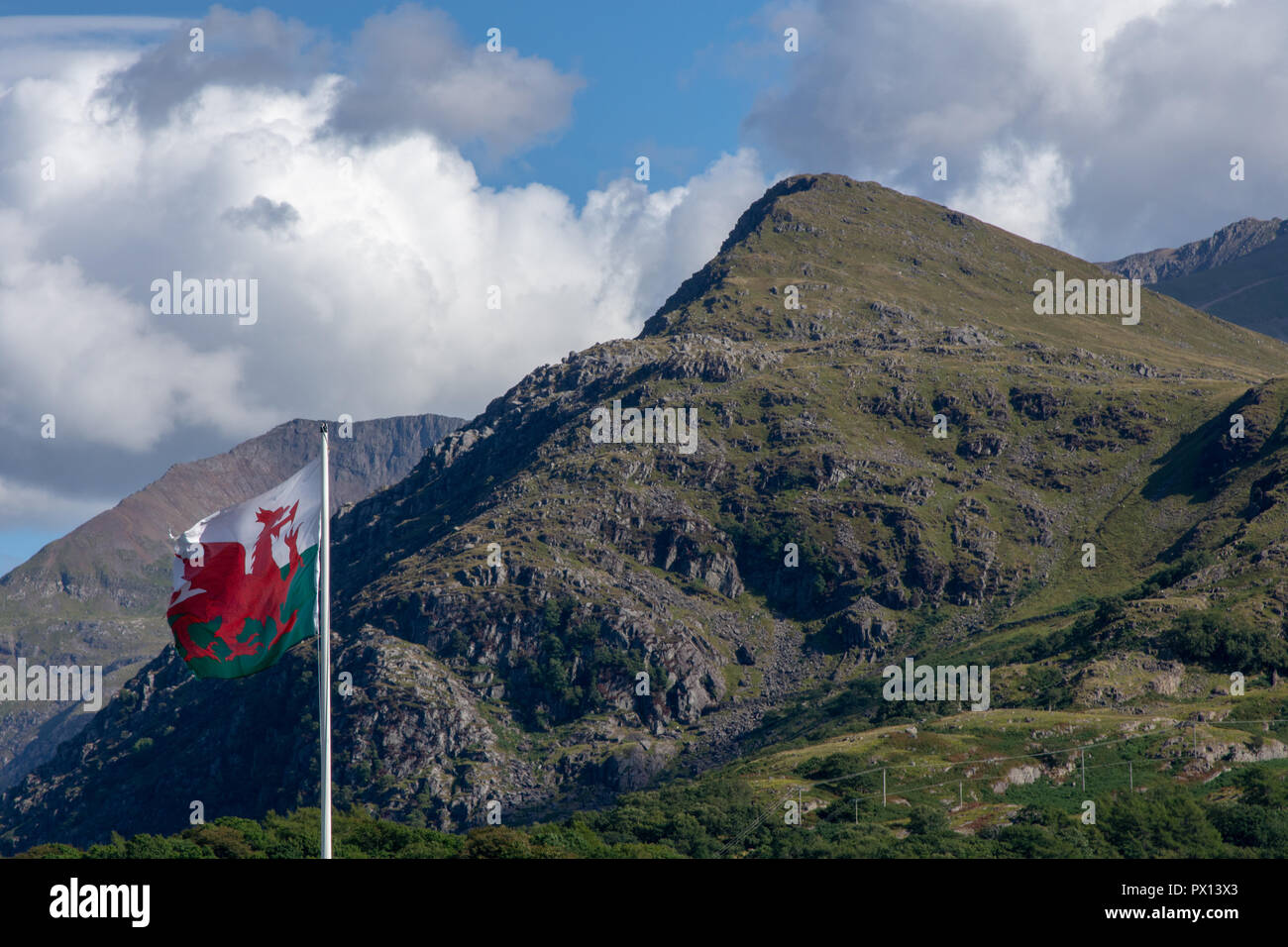 Welsh national flag hi-res stock photography and images - Alamy