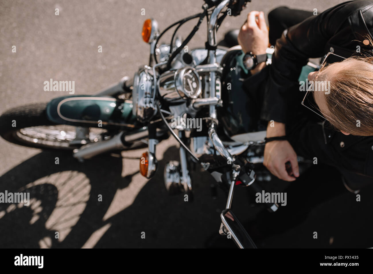 Woman on cruiser bike man hi-res stock photography and images - Alamy