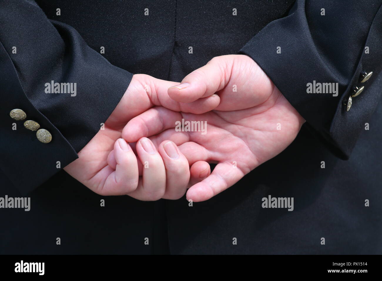 Soldier paying his respects hi-res stock photography and images - Alamy