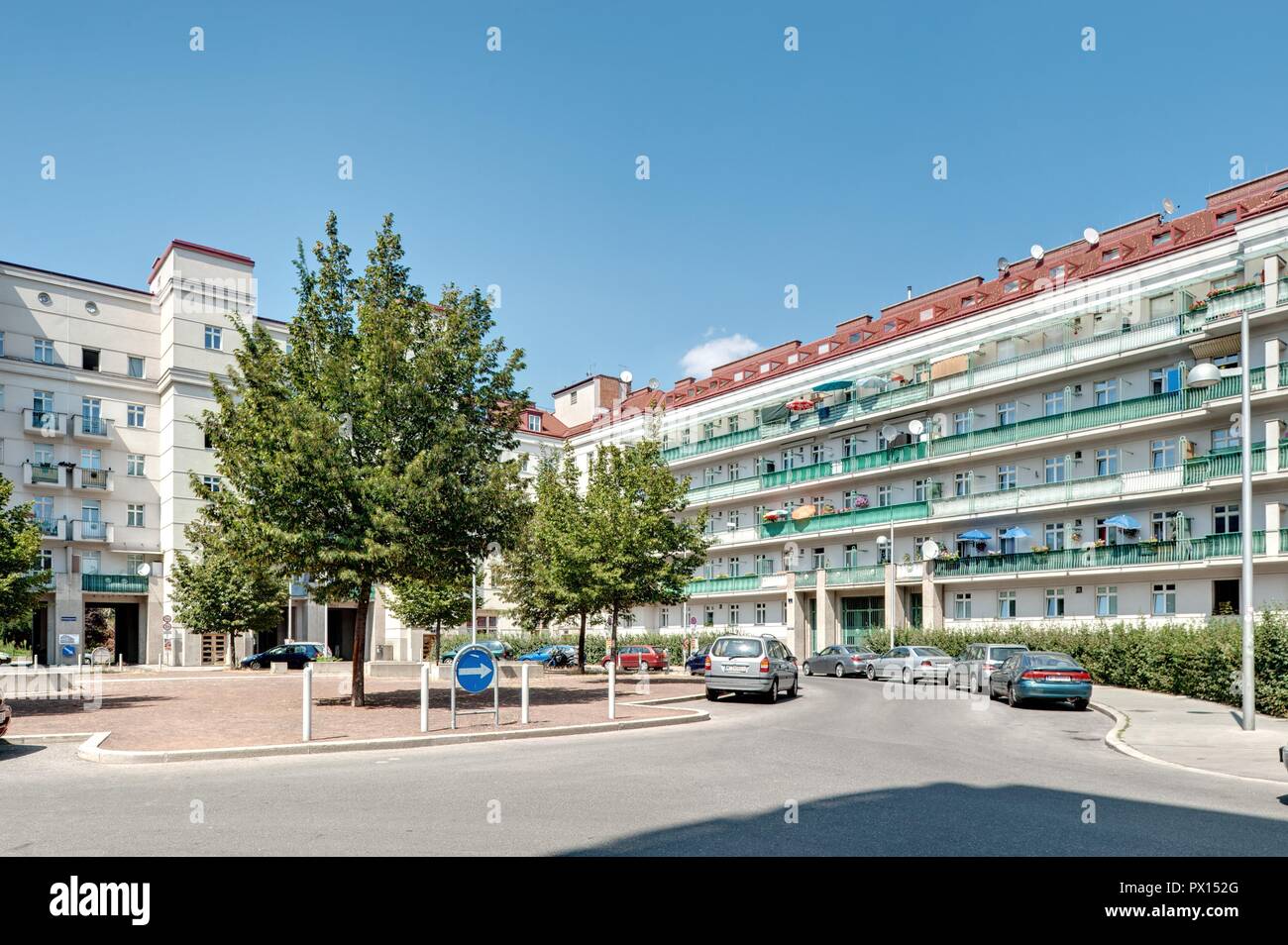 Wohnhausanlage hi-res stock photography and images - Alamy