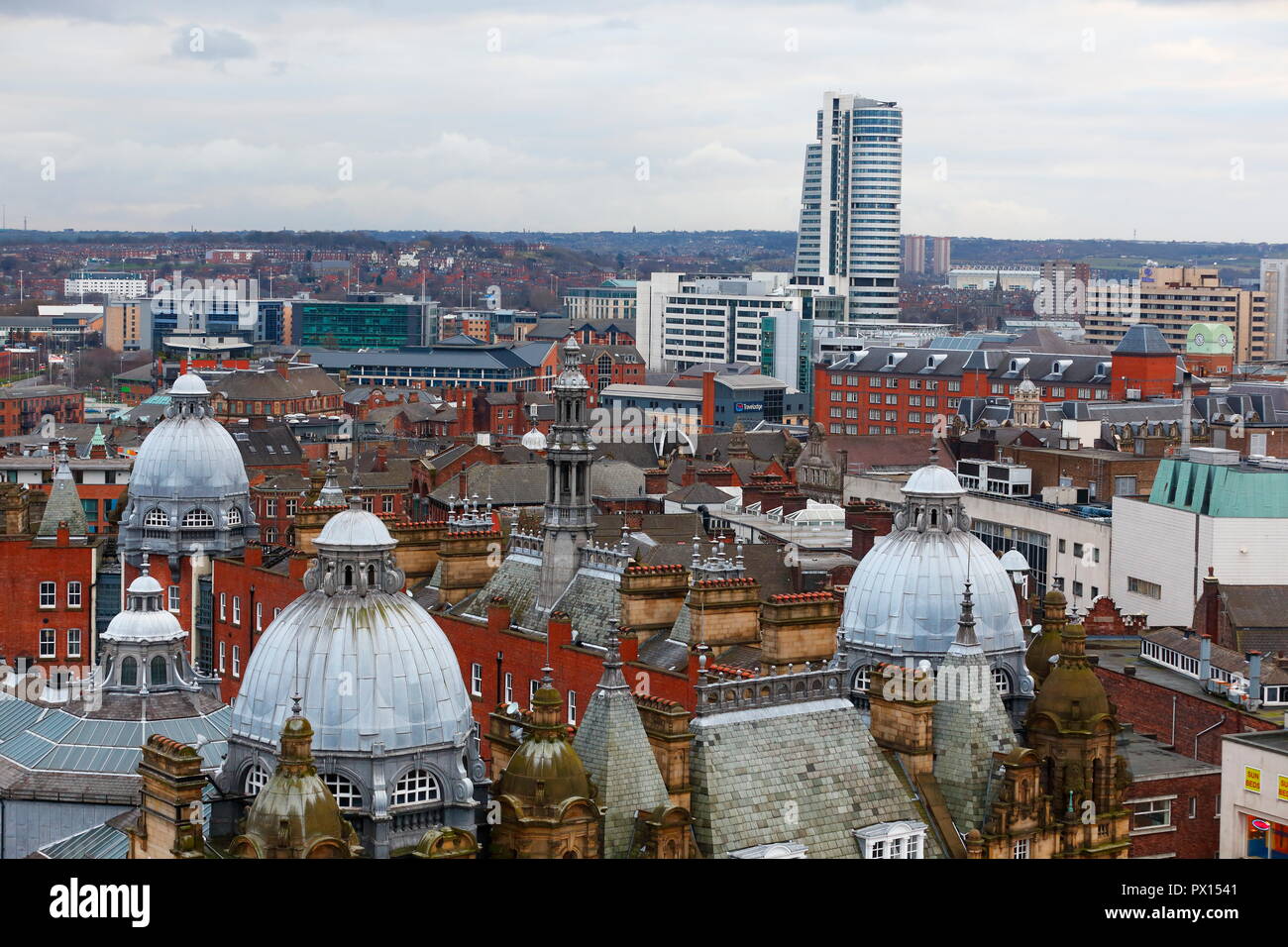 Leeds city center skyline hi-res stock photography and images - Alamy