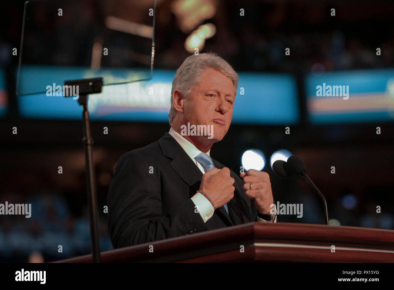 Former President Bill Clinton gives Keynote Address at the 2004 ...