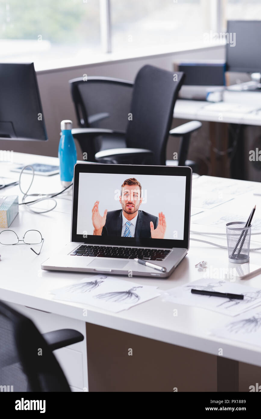 Video conference meeting hi-res stock photography and images - Alamy
