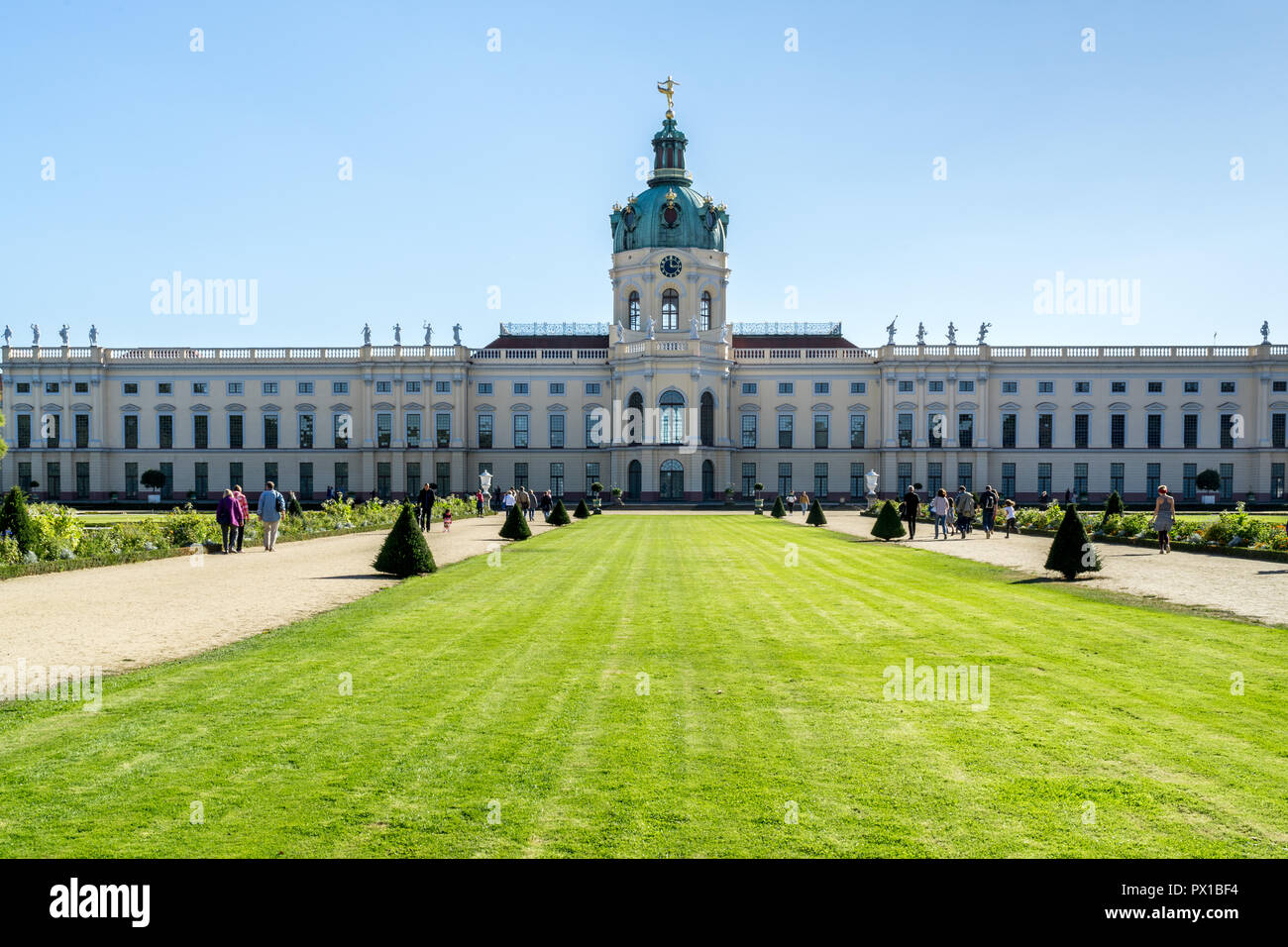 Rococo style gate hi-res stock photography and images - Alamy