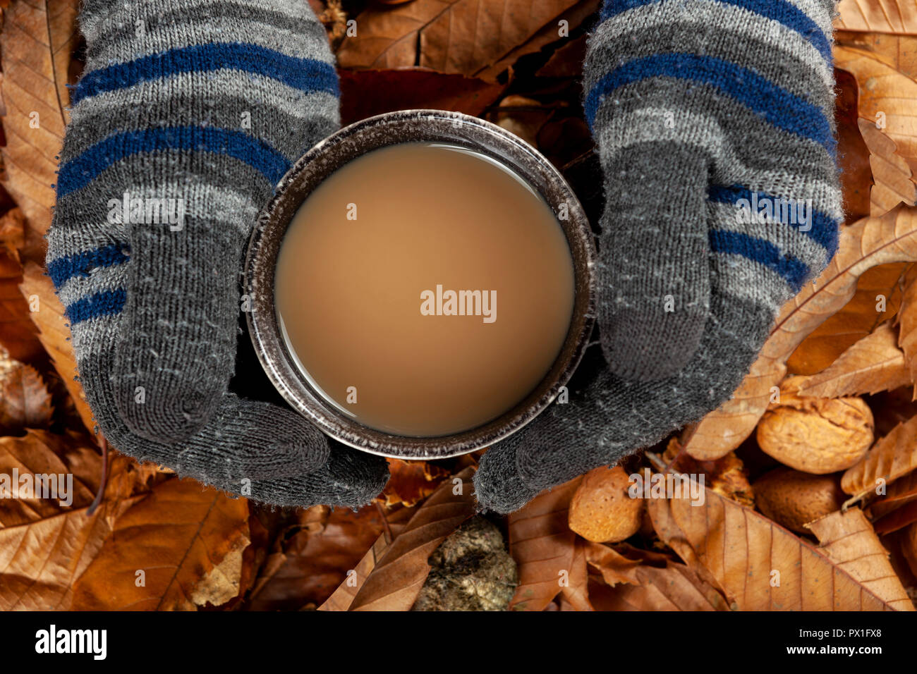 Hold hands in a cup hi-res stock photography and images - Alamy