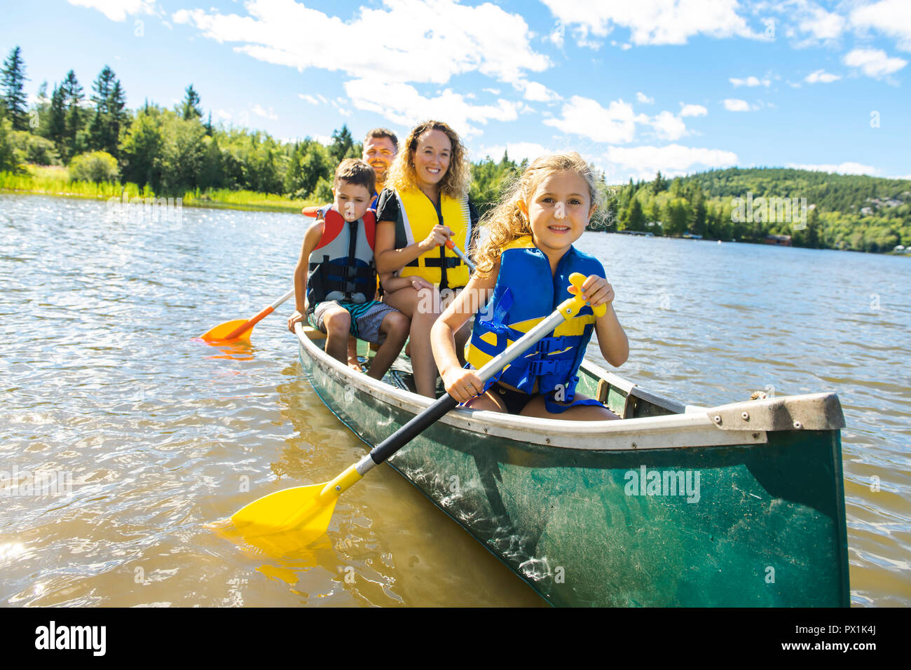 Girls having fun in water hi-res stock photography and images - Alamy