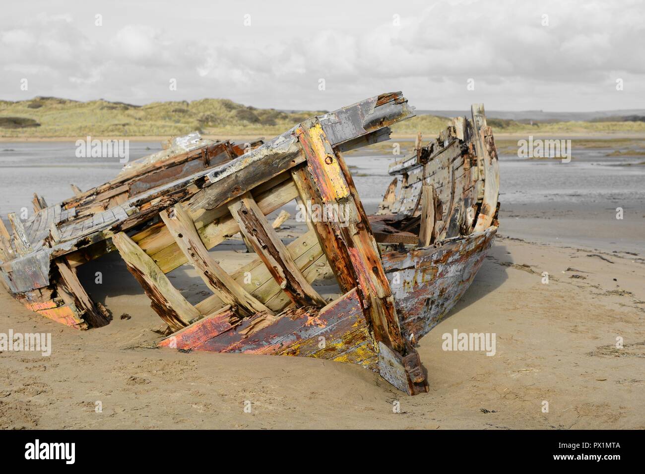 Colorsplash photo of the shipwreck on the beach at Crow point in Devon ...